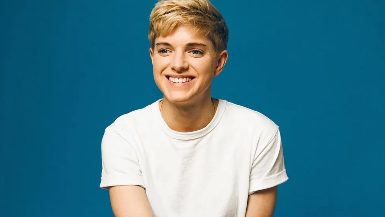 Mae Martin, feliz con pareja actual y nuevo documental - Saficosmos